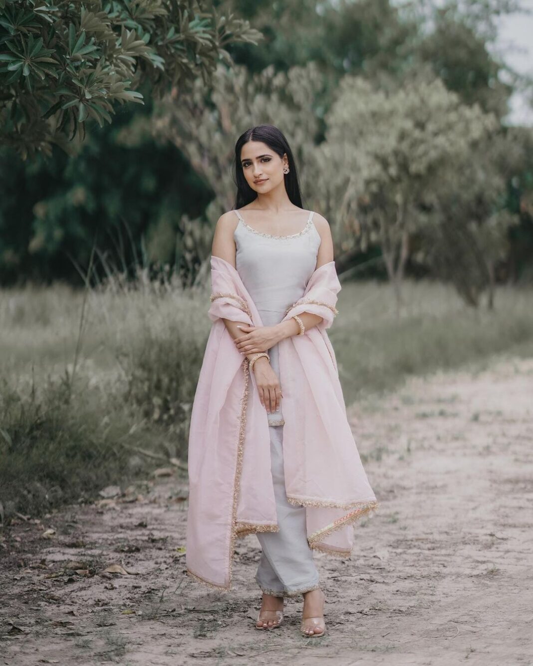 Actress Tanu Grewal HD Photos and Wallpapers October 2023 | Gethu Cinema