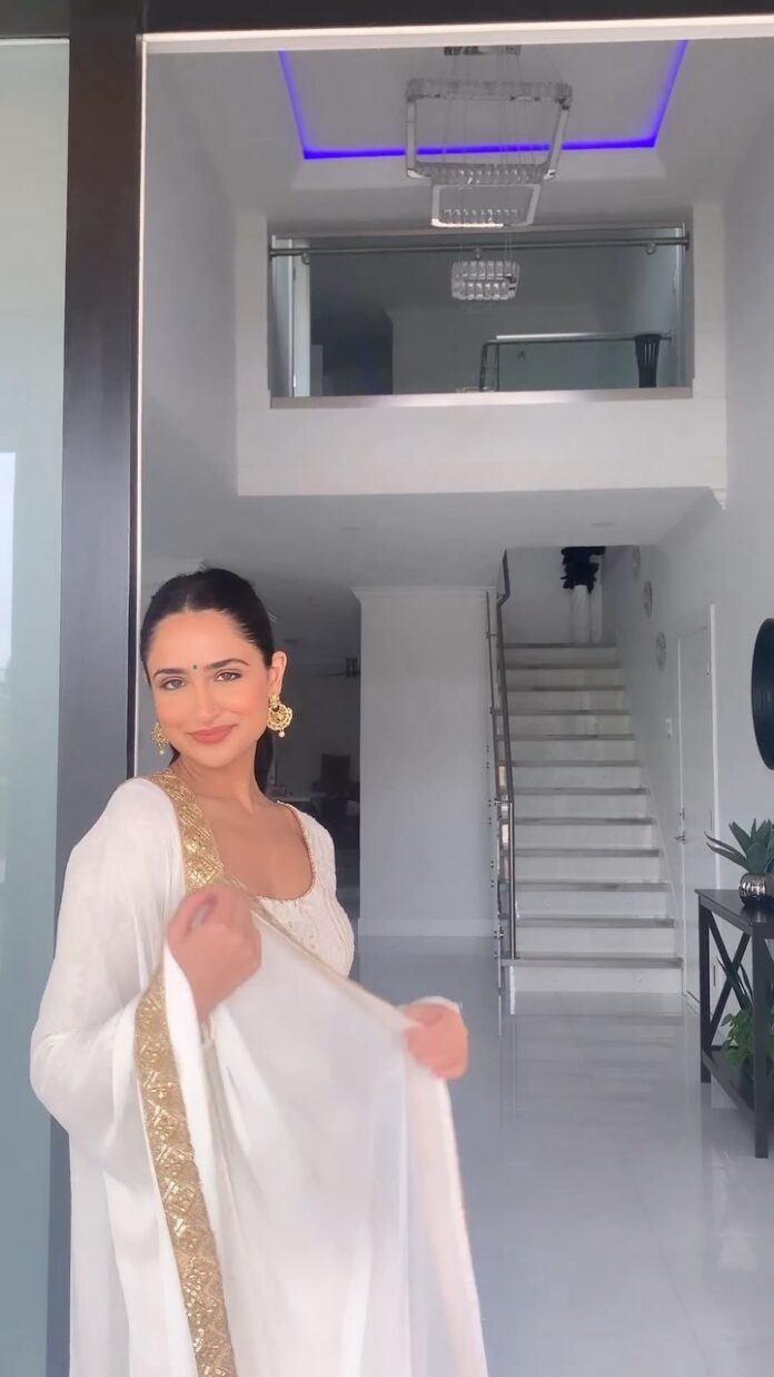 Actress Tanu Grewal HD Photos and Wallpapers October 2023 | Gethu Cinema