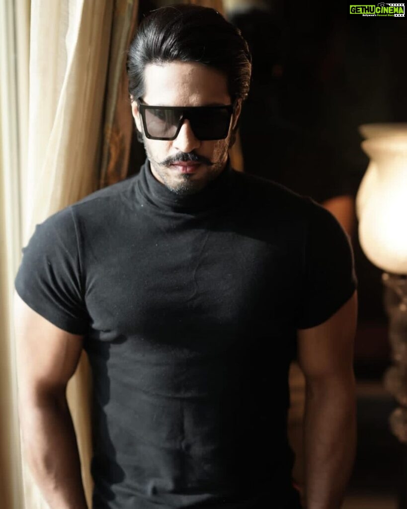 Actor Thakur Anoop Singh HD Instagram Photos and Wallpapers October ...