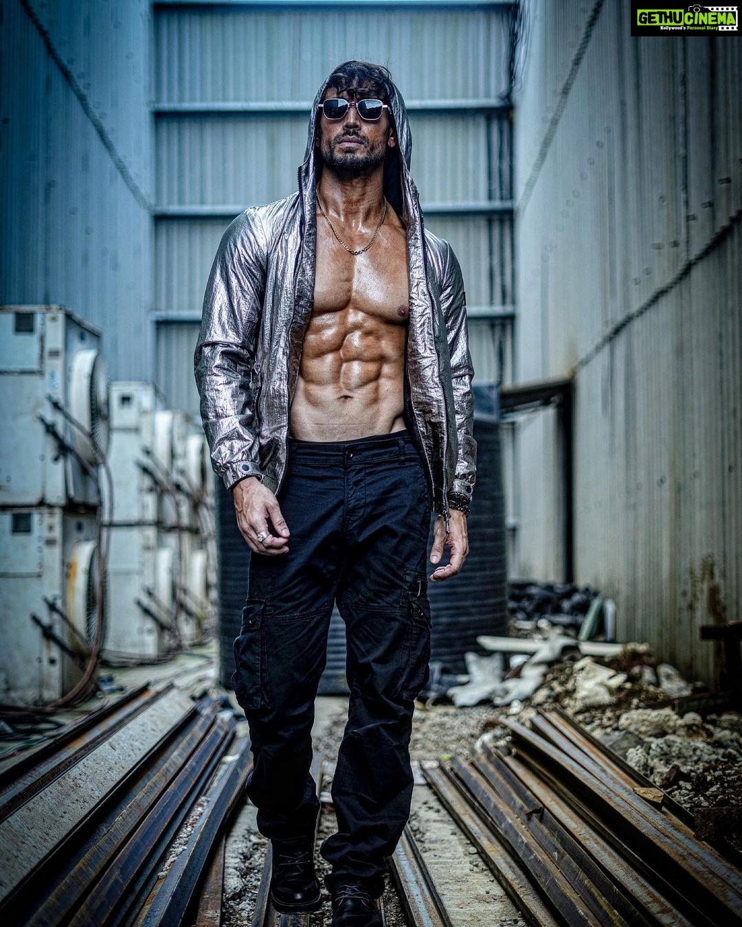 Actor Tiger Shroff HD Instagram Photos and Wallpapers September 2023 ...