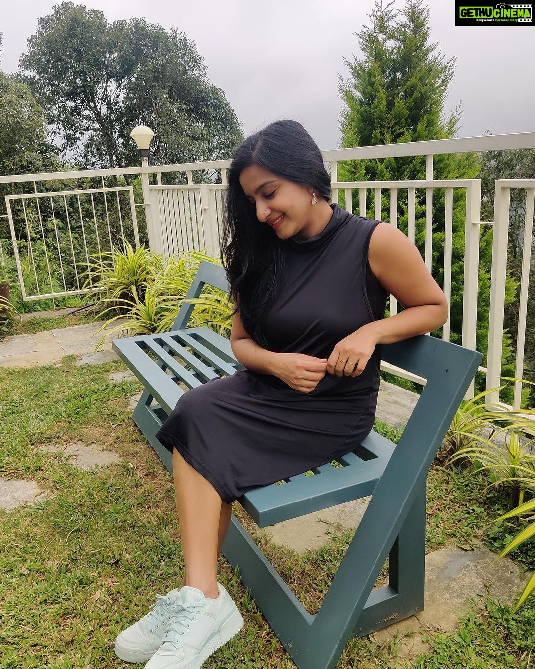 Actress Alphy Panjikaran HD Instagram Photos and Wallpapers October ...