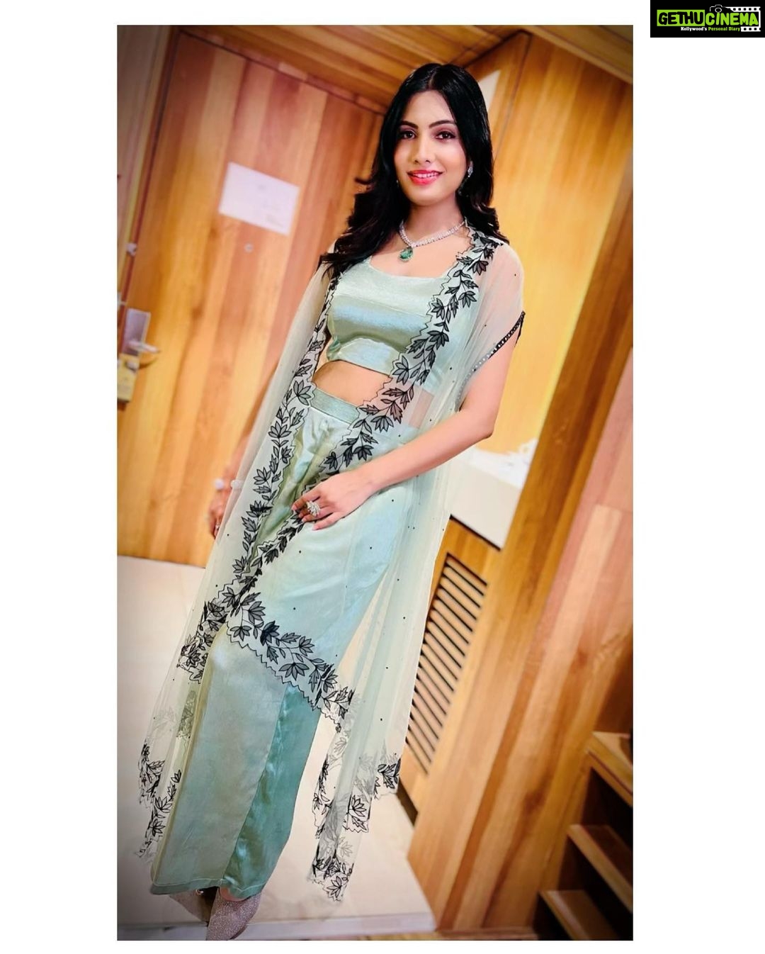 Avani Modi Instagram – All about last night at @credairba.womenswing ...