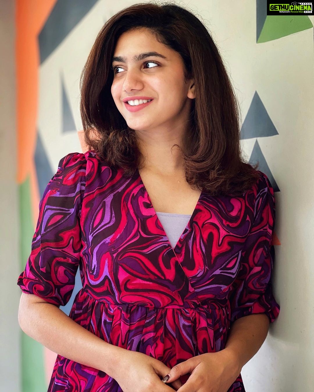 Actress Deepa Thomas HD Instagram Photos and Wallpapers October 2023 ...