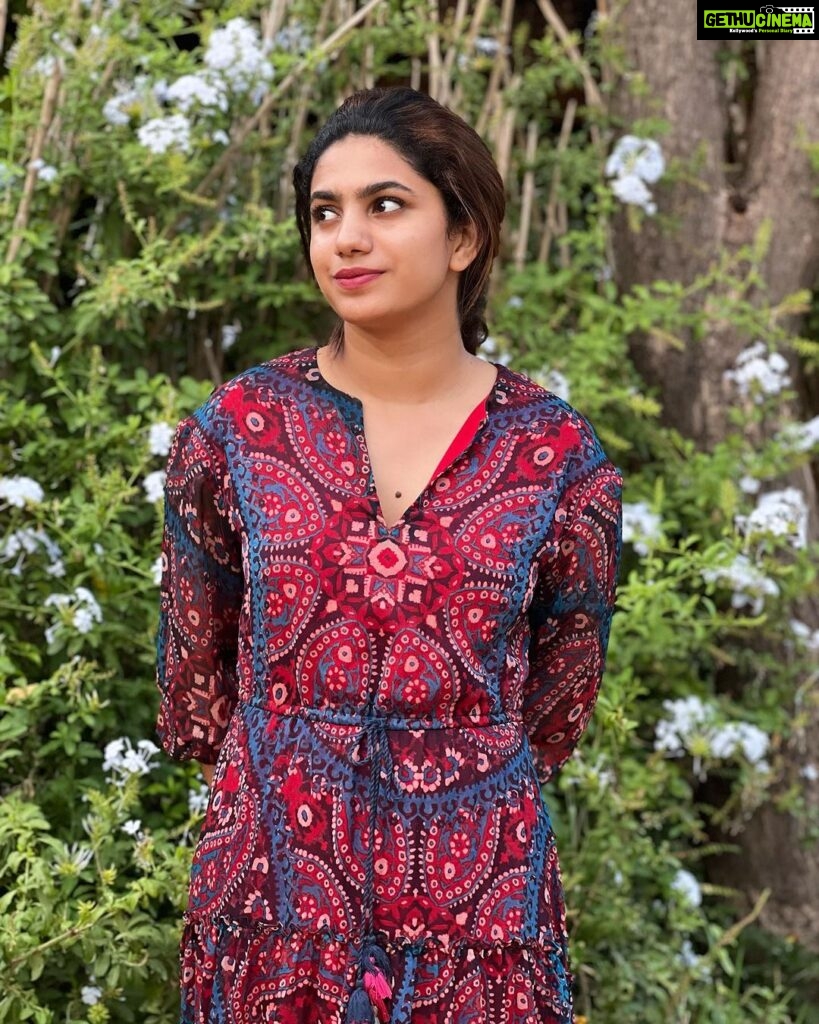 Actress Deepa Thomas HD Instagram Photos and Wallpapers November 2023 ...