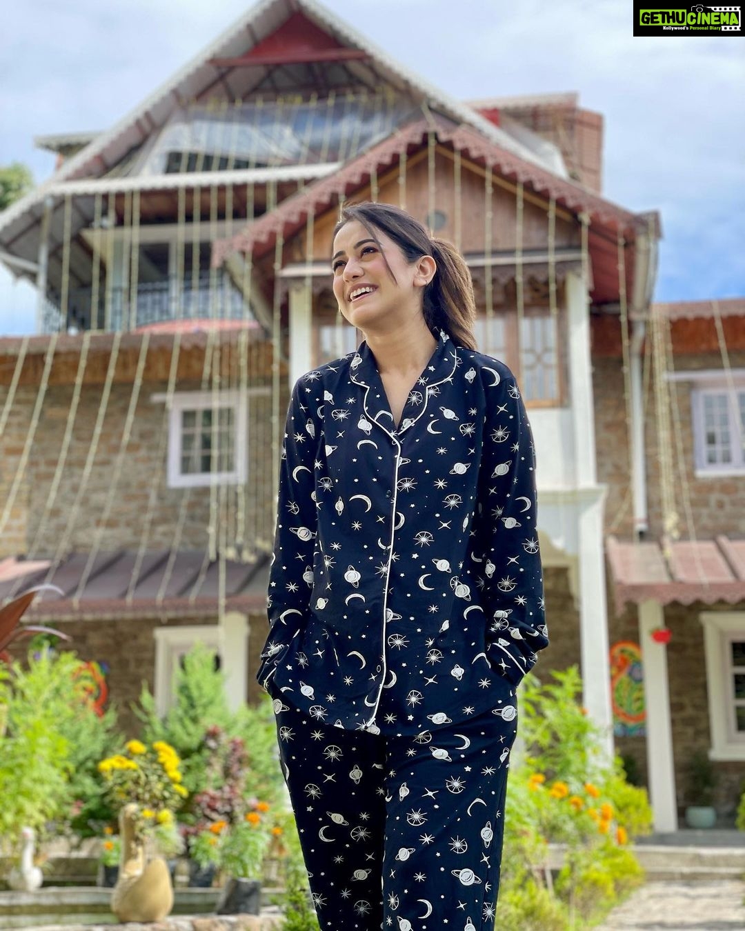Actress Elina Samantray HD Instagram Photos and Wallpapers November ...
