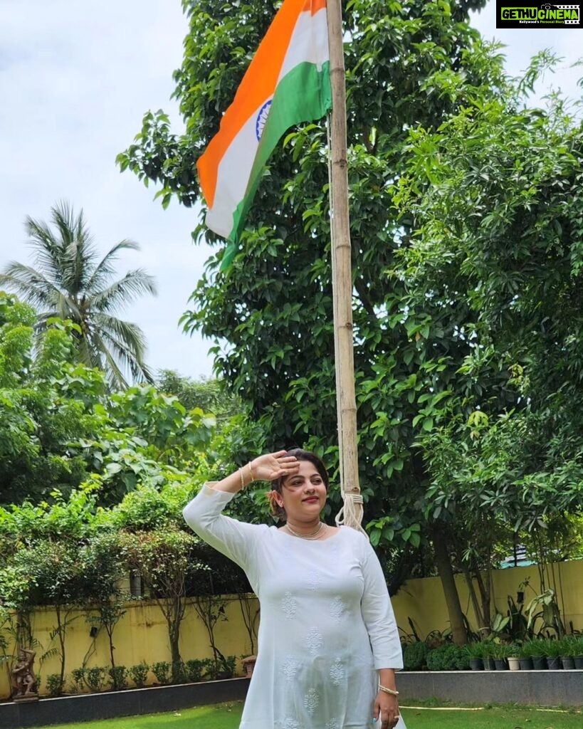 Actress Jhilik Bhattacharjee HD Instagram Photos and Wallpapers August ...
