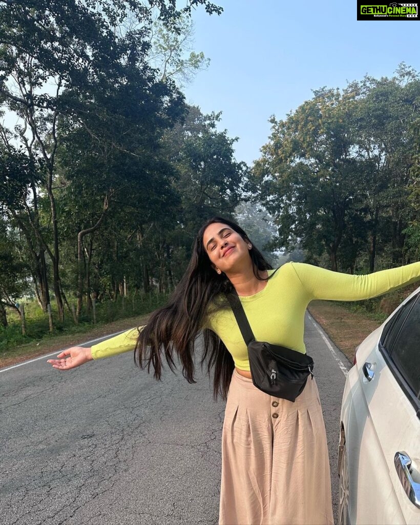 Actress Kanmani Manoharan HD Instagram Photos and Wallpapers December ...