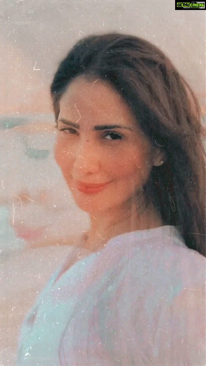 Actress Kim Sharma HD Instagram Photos and Wallpapers October 2023 ...