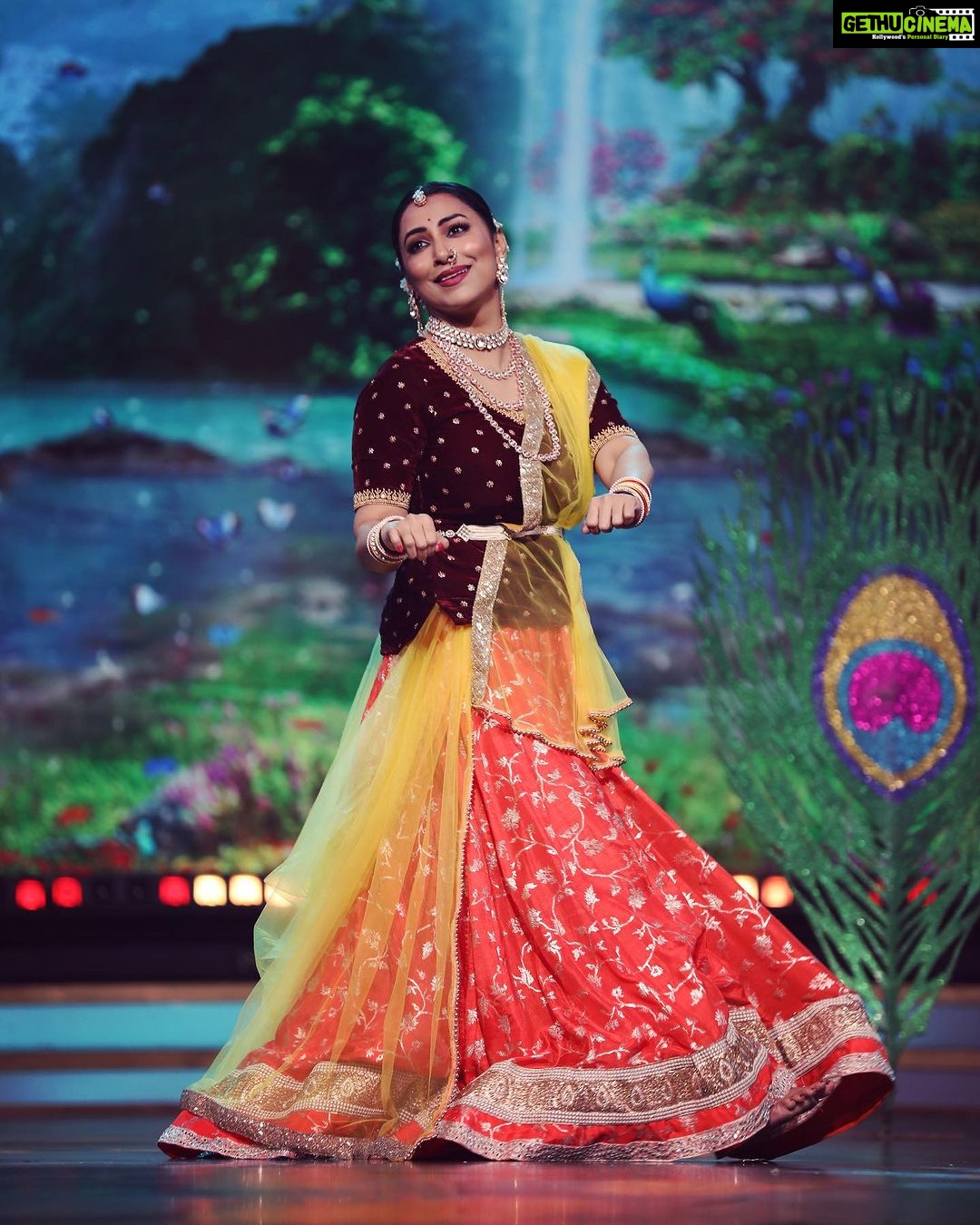 Kranti Redkar Instagram - Happy Diwali people ️ Diwali chya anek ...