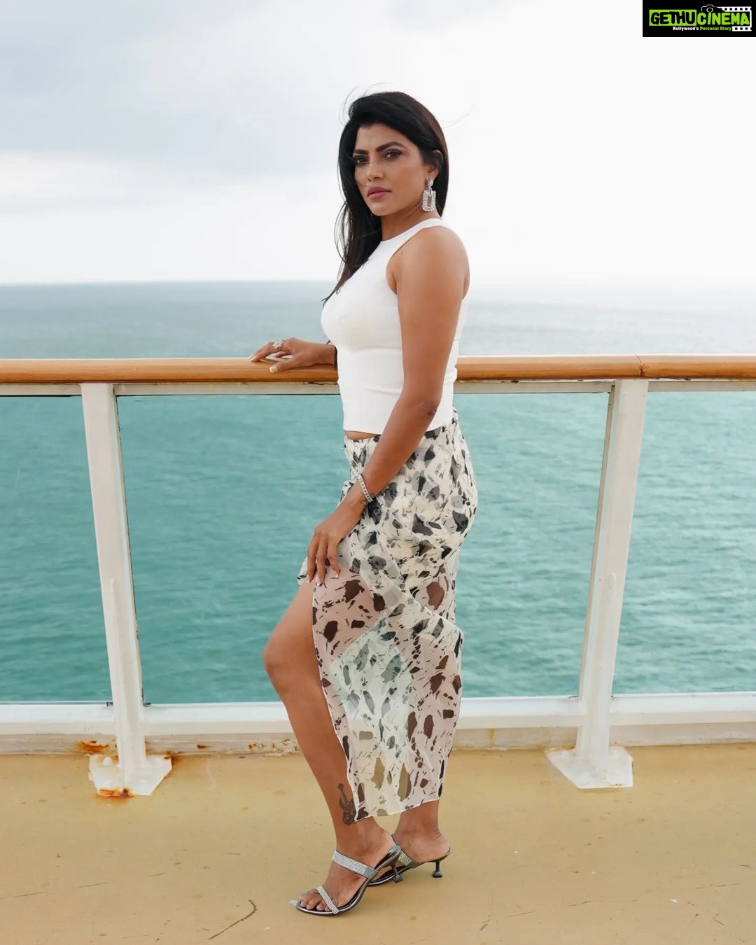 Actress Lahari Shari HD Instagram Photos and Wallpapers September 2023 ...