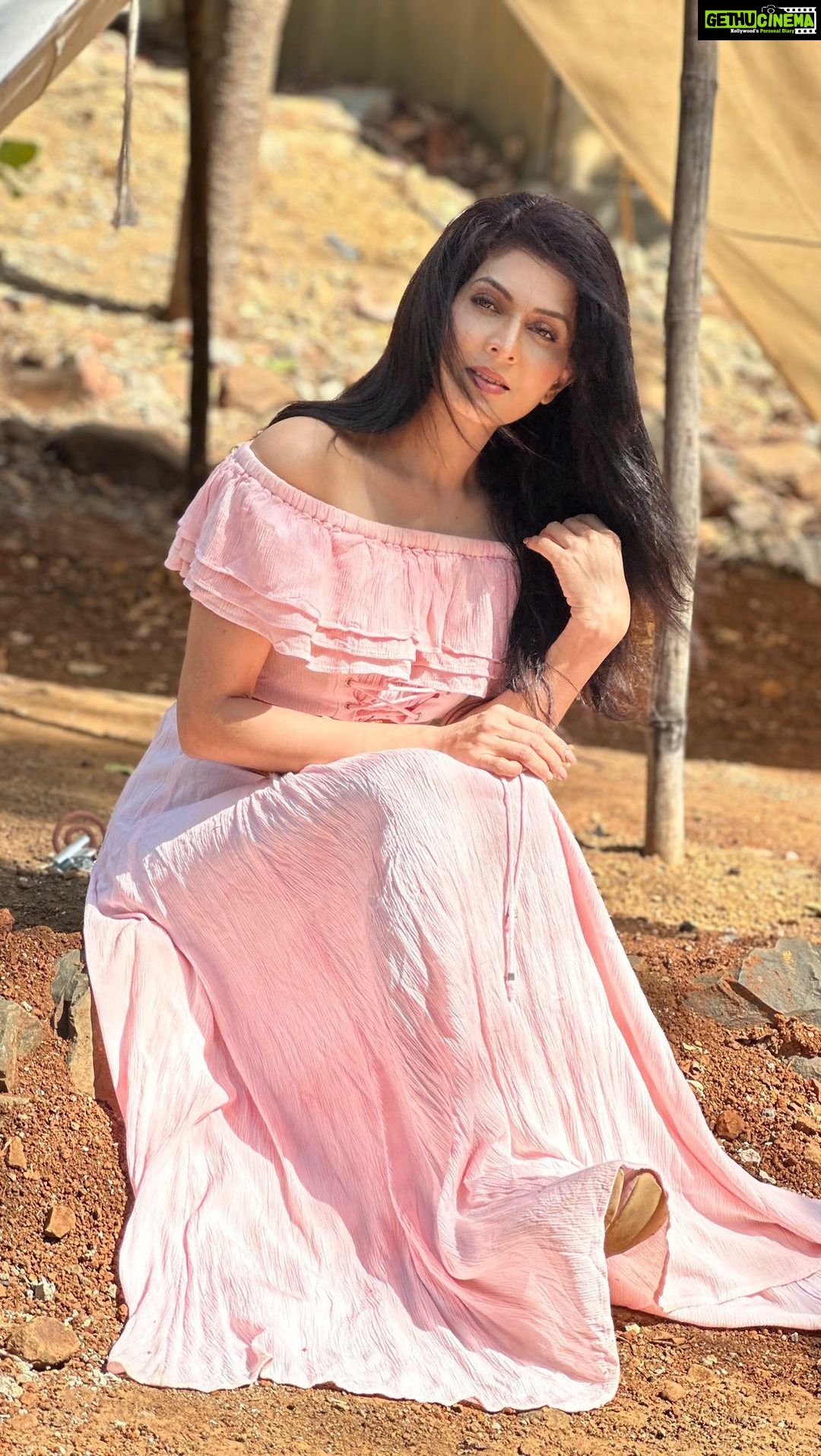 Actress Madhavi Nimkar HD Instagram Photos and Wallpapers May 2023 ...