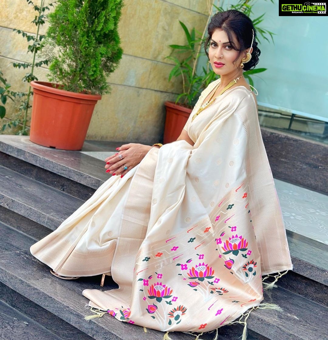 Actress Madhavi Nimkar HD Instagram Photos and Wallpapers May 2023 ...