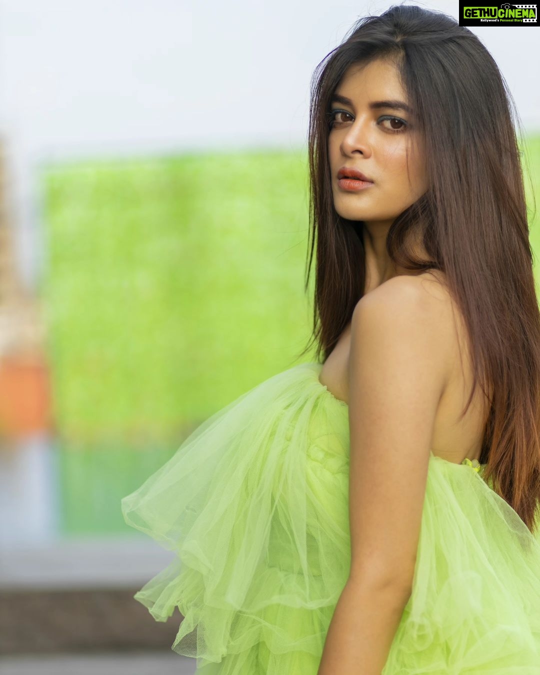 Madhumita Sarcar Instagram – Grinning greening 💚🍀🔫🌲🐍☘️💚🌿🦖🌳🌱🥒🥑 | Gethu ...