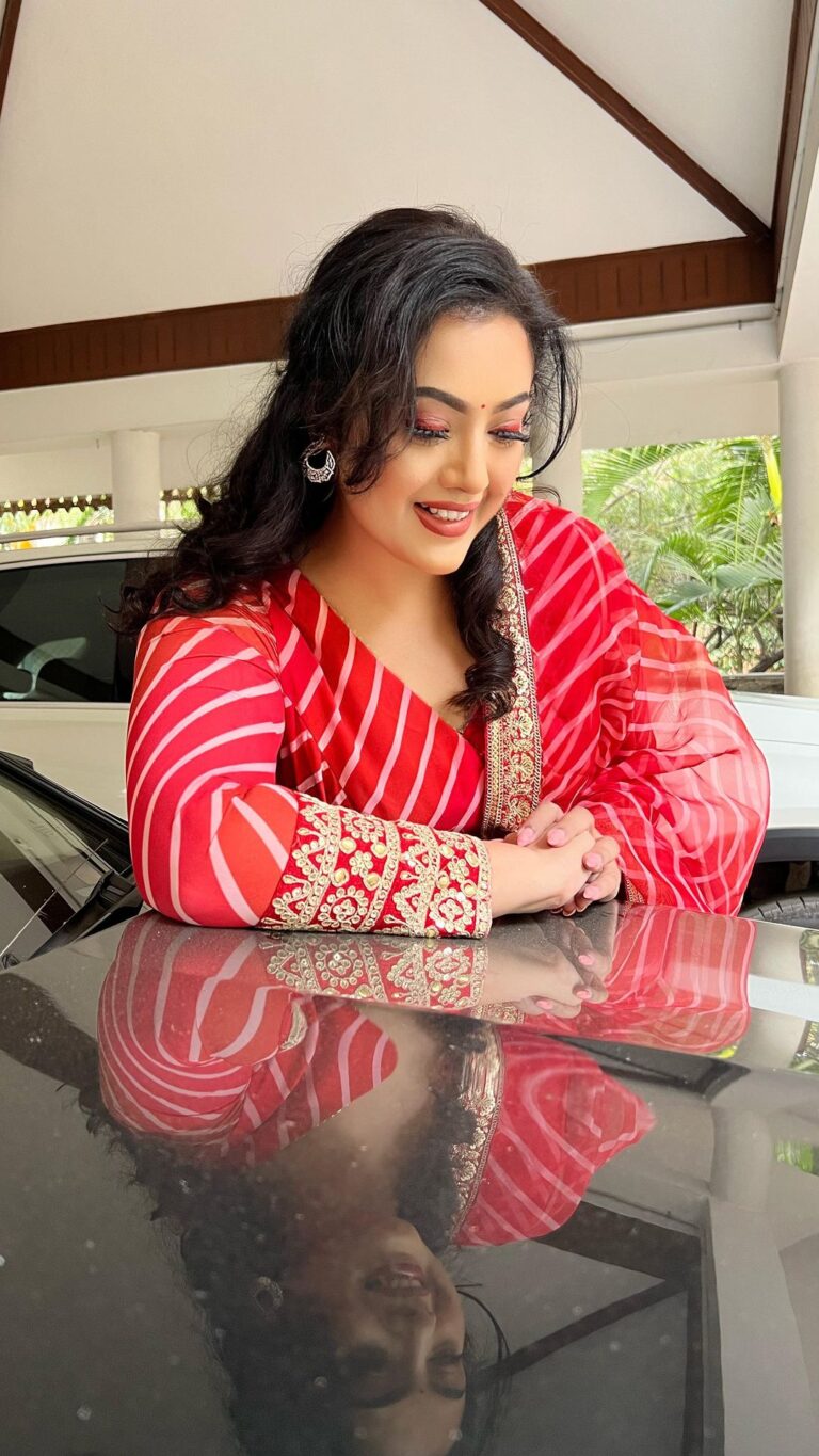 Meena Wiki, Biography, Age, Gallery, Spouse and more