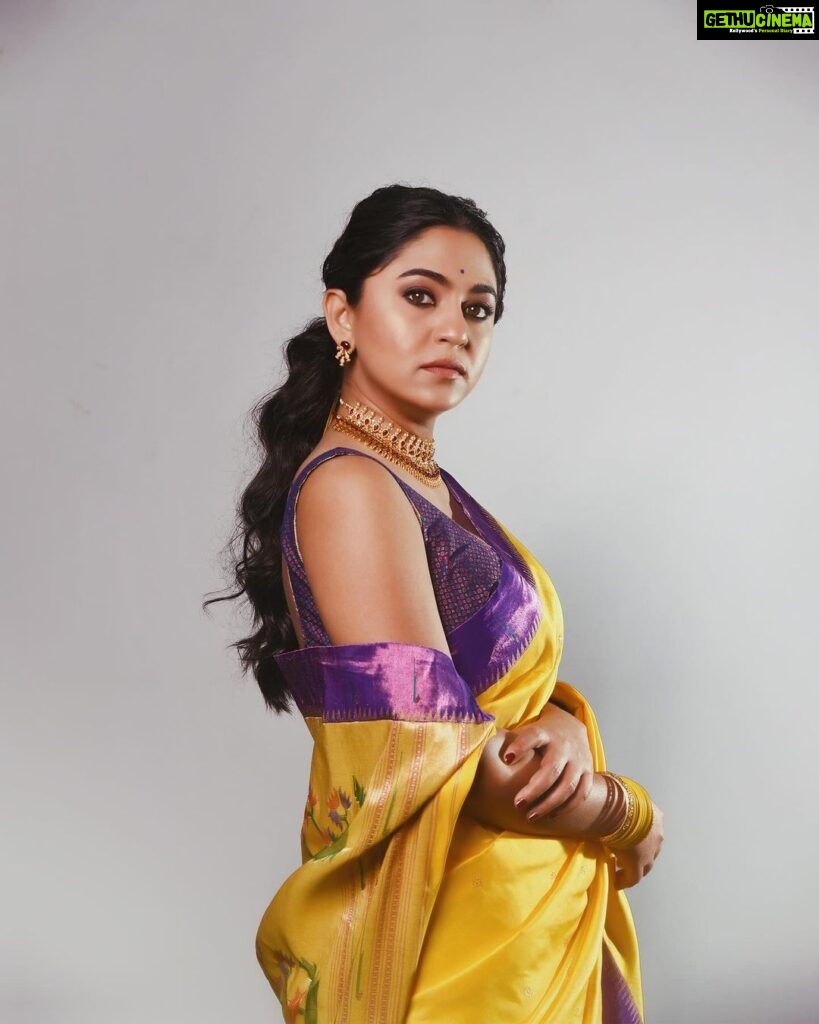 Actress Mrunmayee Deshpande HD Instagram Photos and Wallpapers November ...