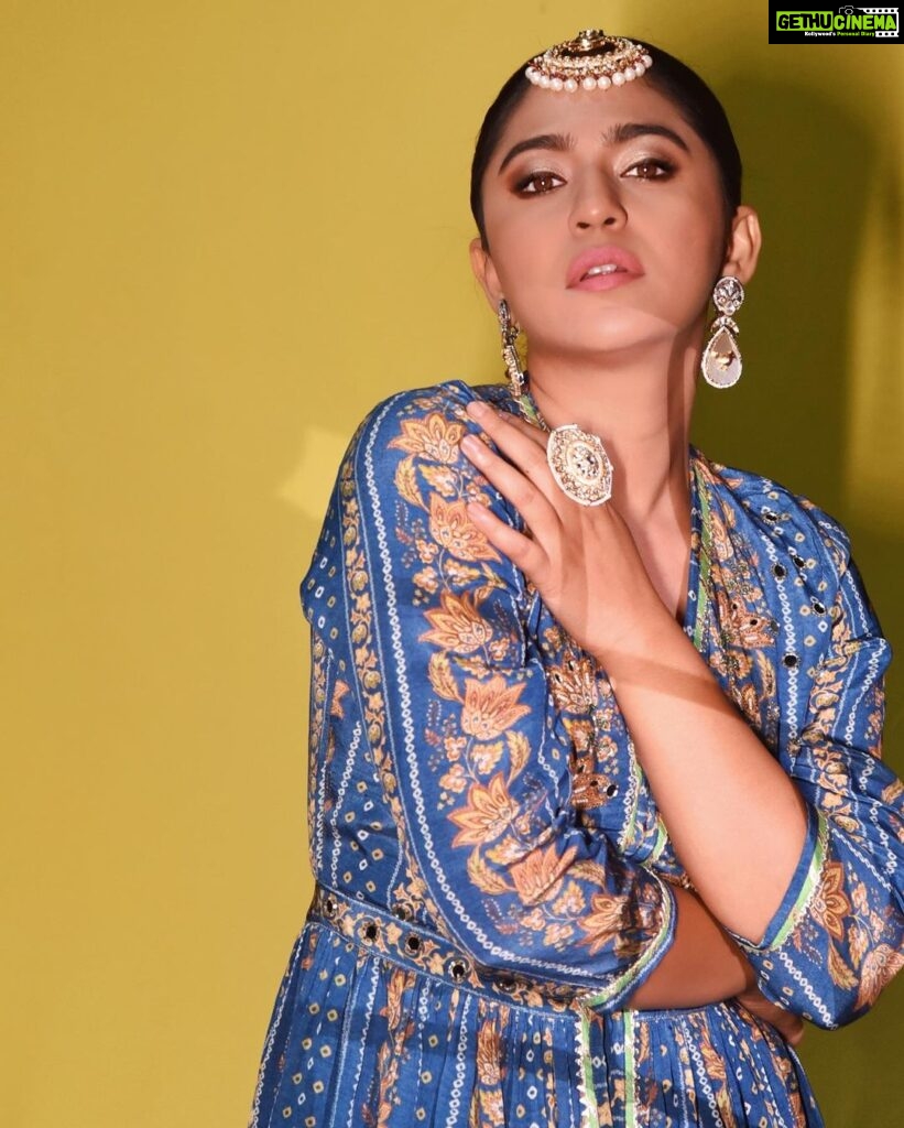 Actress Mrunmayee Deshpande HD Instagram Photos and Wallpapers November ...