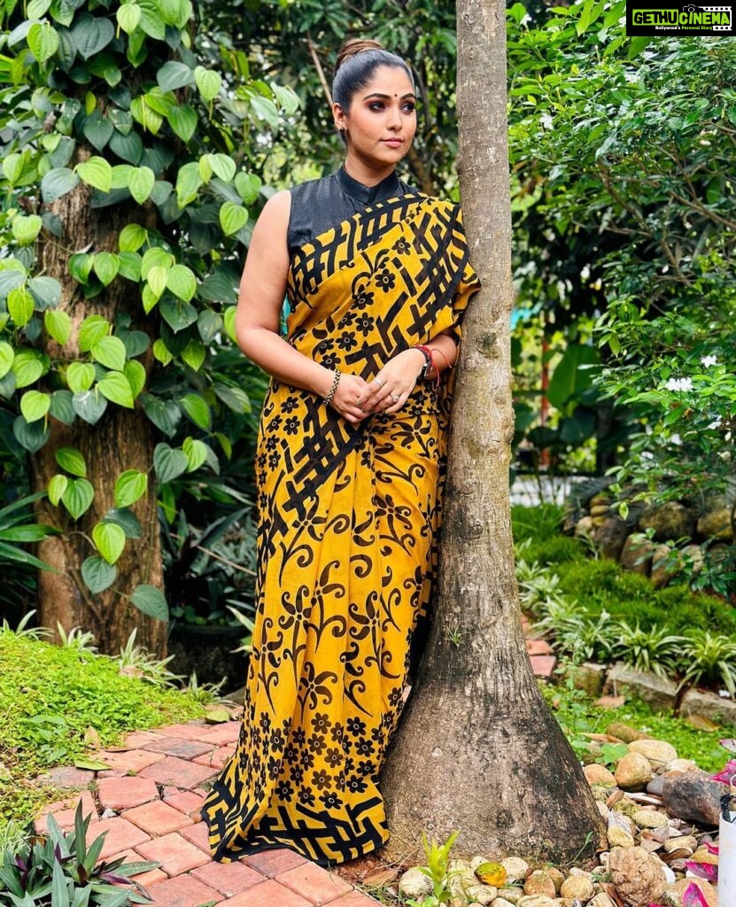 Actress Muktha HD Instagram Photos and Wallpapers June 2023 | Gethu Cinema