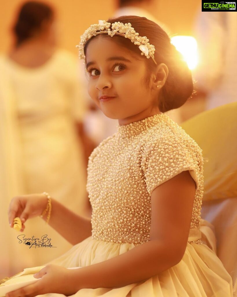 Actress Muktha HD Instagram Photos and Wallpapers September 2023 | Gethu Cinema