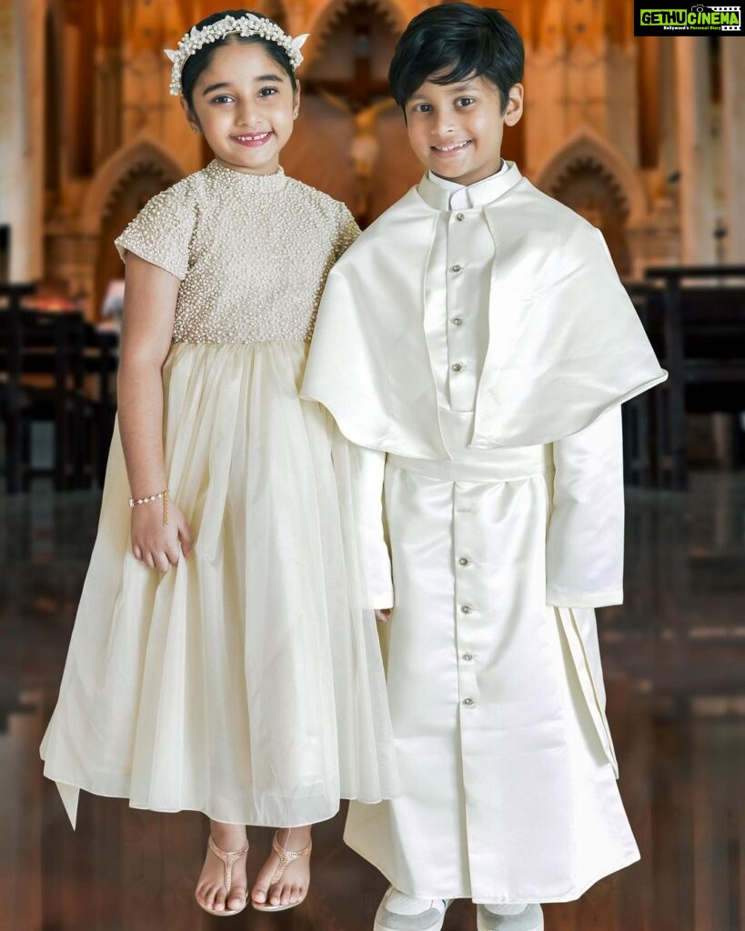 Actress Muktha HD Instagram Photos and Wallpapers September 2023 | Gethu Cinema