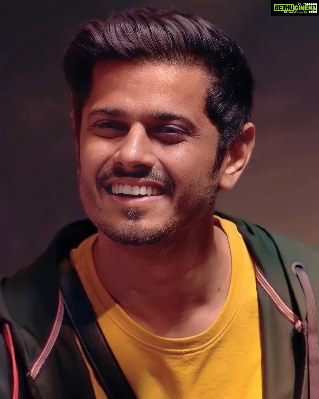 Neil Bhatt Instagram – Neil wearing ladoo peela colour and looking like ...