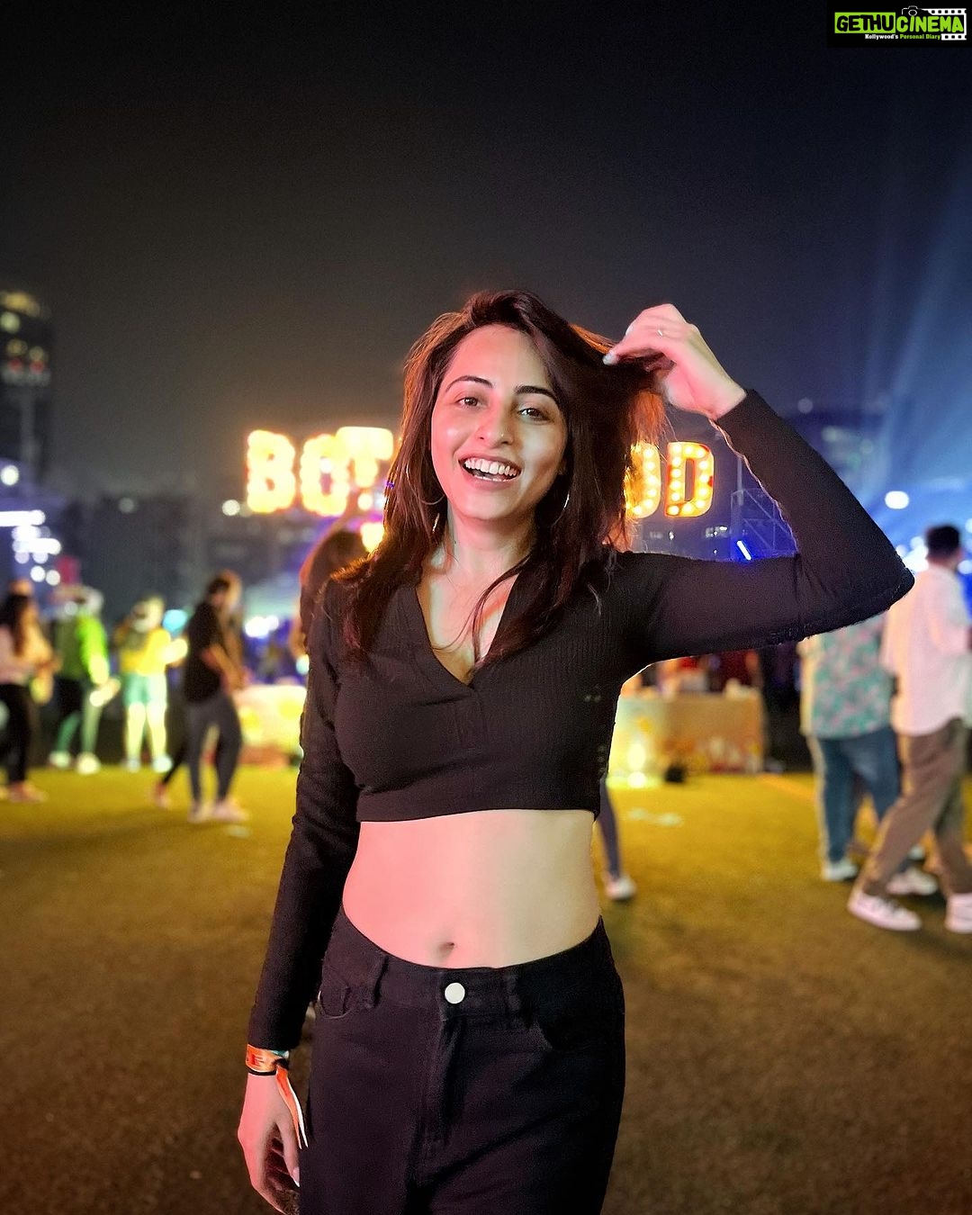 Actress Niyati Fatnani HD Instagram Photos and Wallpapers November 2023 | Gethu Cinema