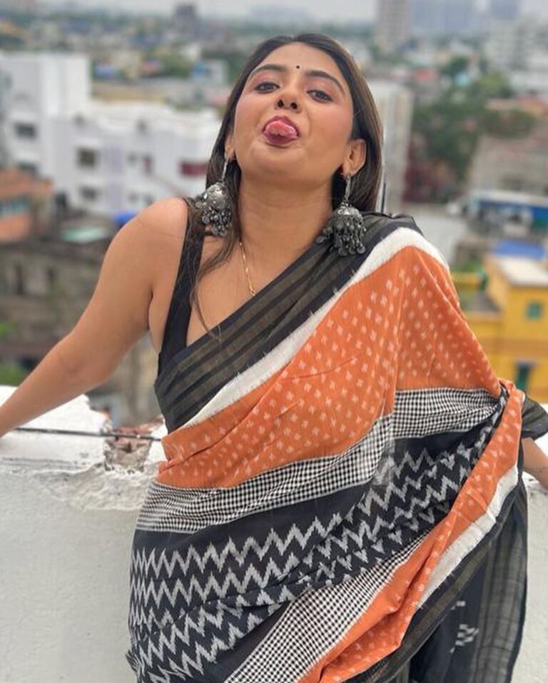 Actress Parno Mittra HD Photos and Wallpapers July 2023 | Gethu Cinema