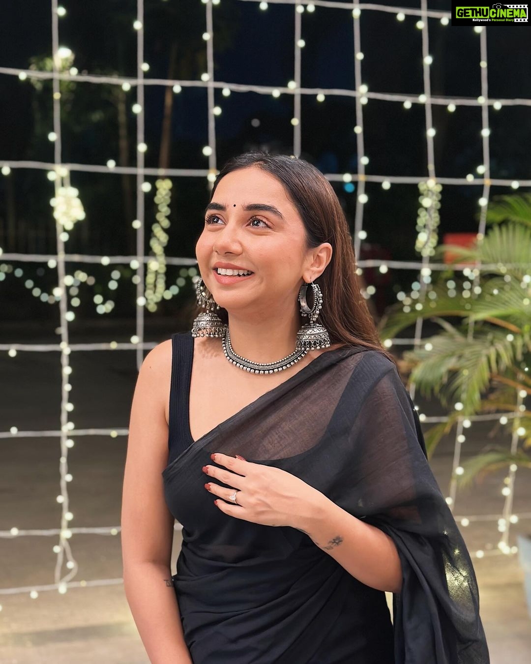 Actress Prajakta Koli HD Instagram Photos and Wallpapers December 2023 ...