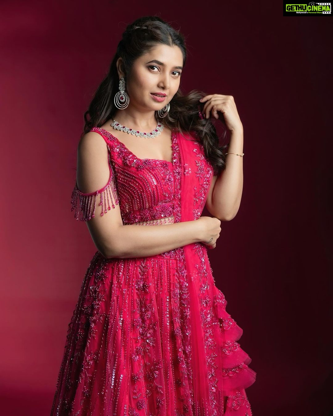 Actress Prajakta Mali HD Instagram Photos and Wallpapers November 2023 ...