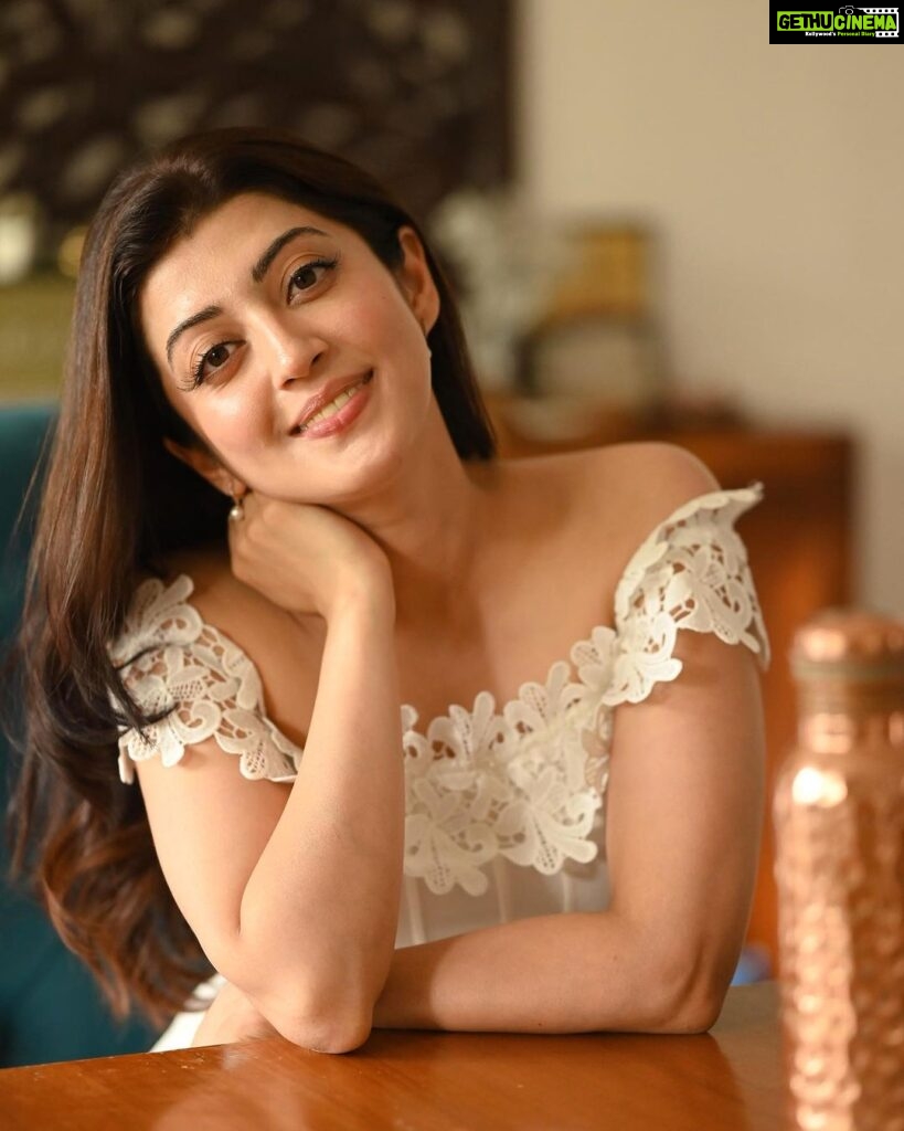 Actress Pranitha Subhash HD Instagram Photos and Wallpapers October ...