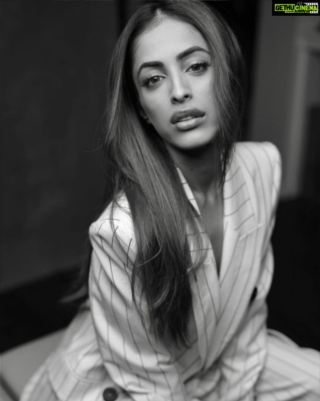 Priya Banerjee Instagram – Raise the bar a lil higher 🩶 @andrasschram ...