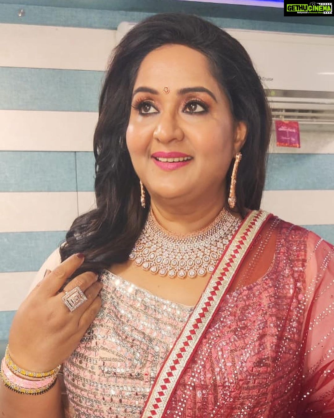 Actress Radha HD Instagram Photos and Wallpapers October 2023 | Gethu ...