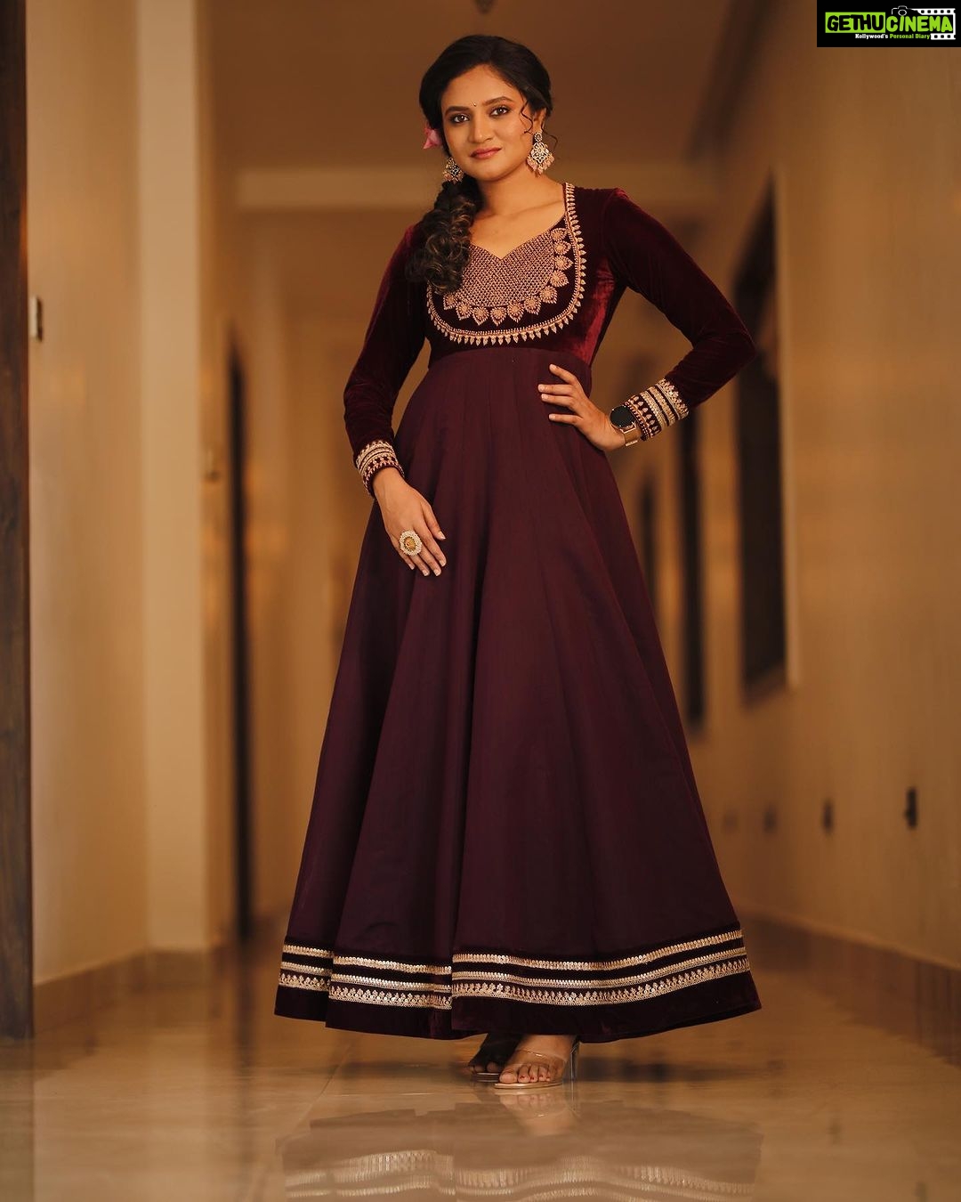 Actress Ranjani Raghavan HD Instagram Photos and Wallpapers January ...