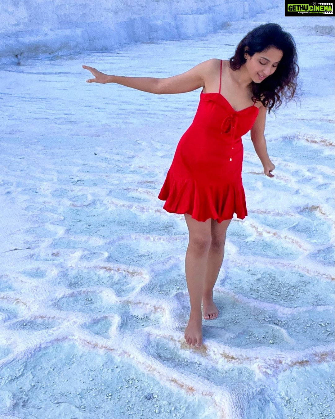 Riya Suman Instagram – Marvelling at this natural wonder of Pamukkale ...