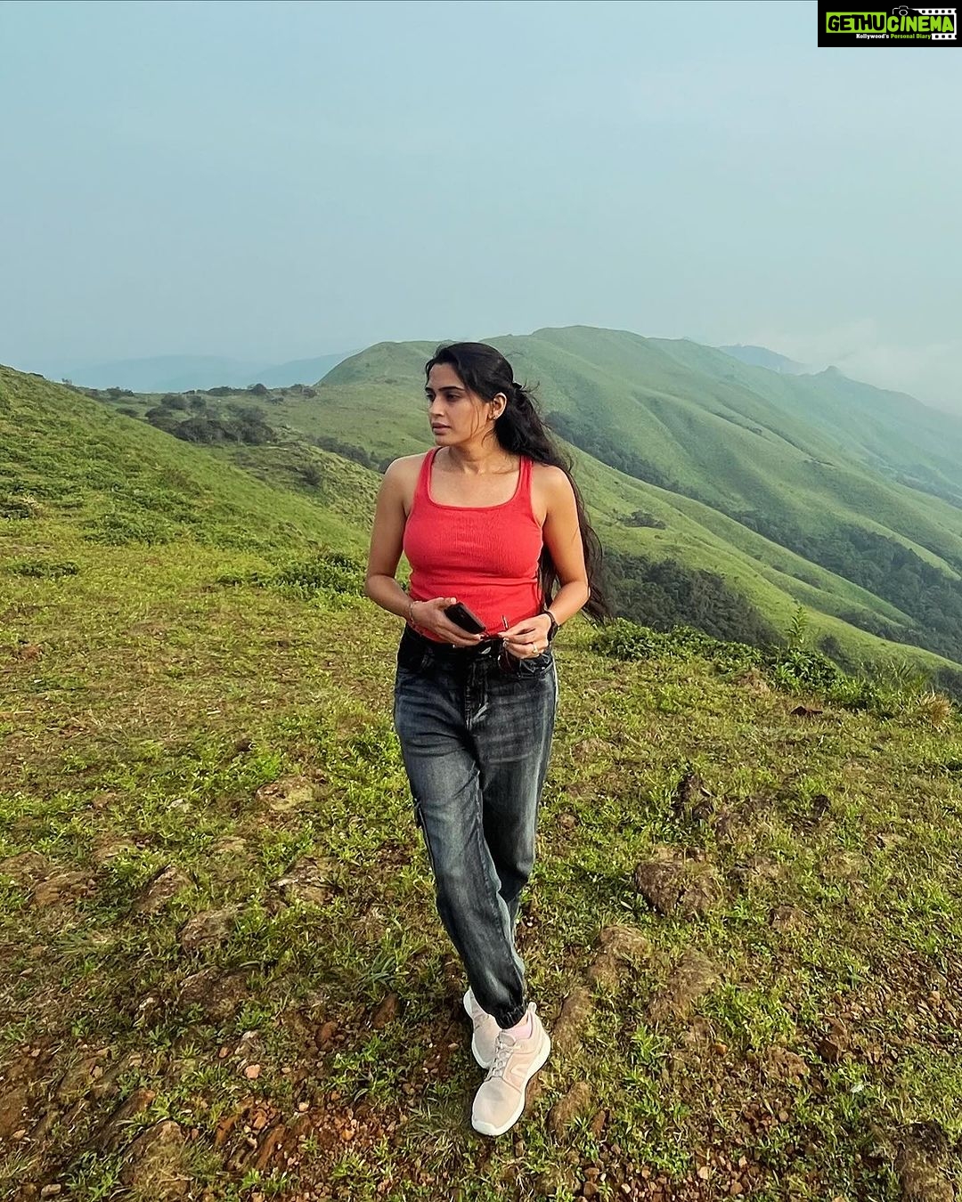 Actress Sangeetha Bhat HD Instagram Photos and Wallpapers November 2023 | Gethu Cinema