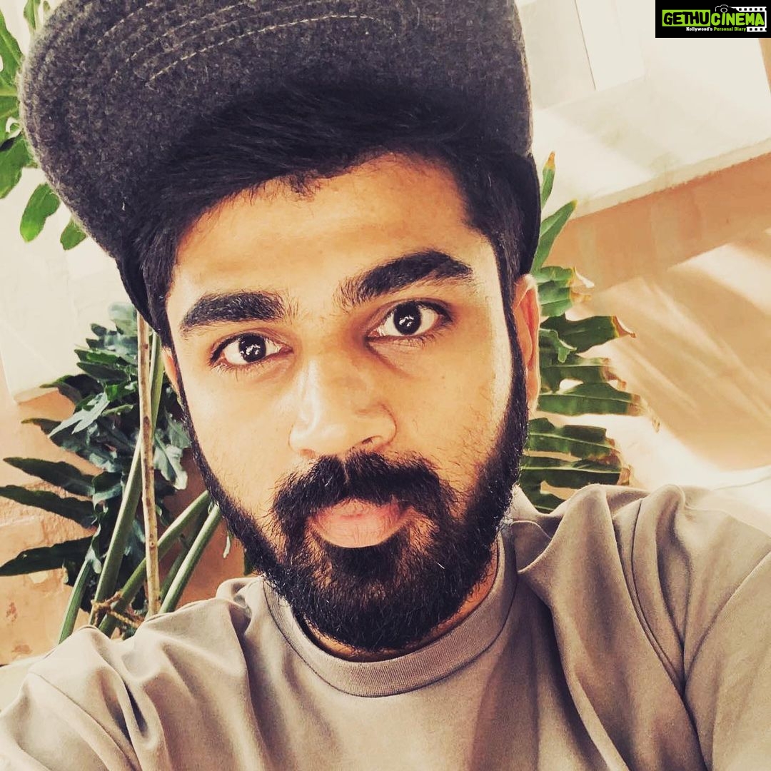 Shirish Sharavanan Instagram – 🎨Colour is everything, black and white ...