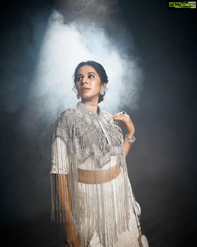 Actress Shreya Bugde HD Instagram Photos and Wallpapers May 2023 ...