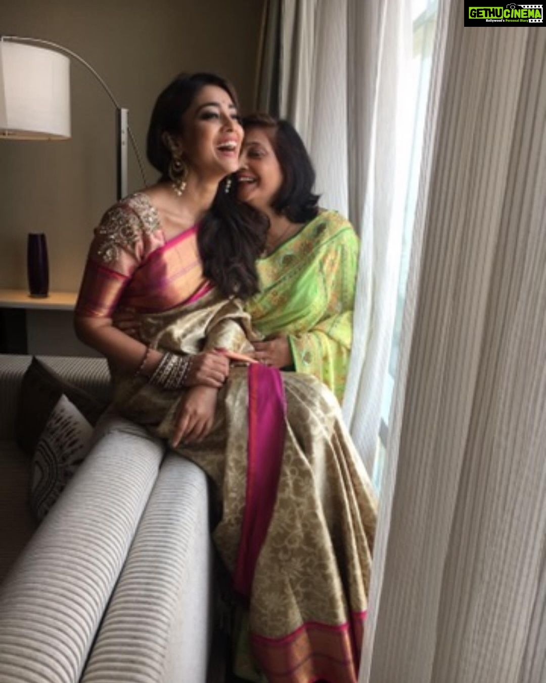 Actress Shriya Saran HD Instagram Photos and Wallpapers November 2023 ...