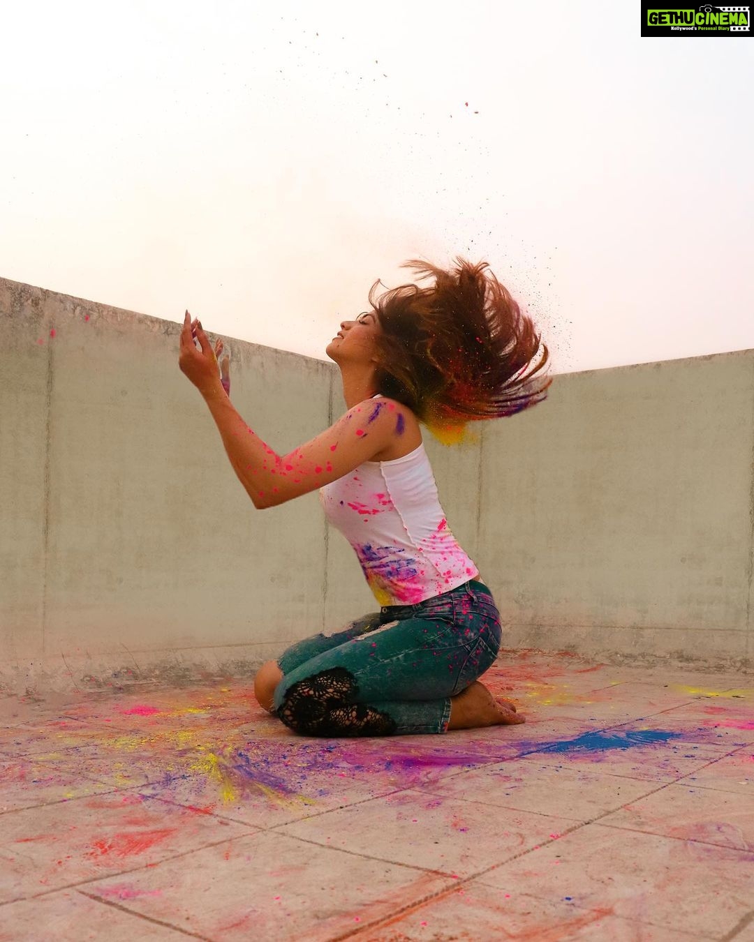 Actress Shriya Tiwari HD Instagram Photos and Wallpapers March 2023 ...