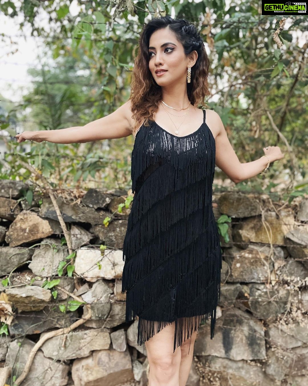 Actress Shriya Tiwari HD Instagram Photos and Wallpapers February 2023 ...