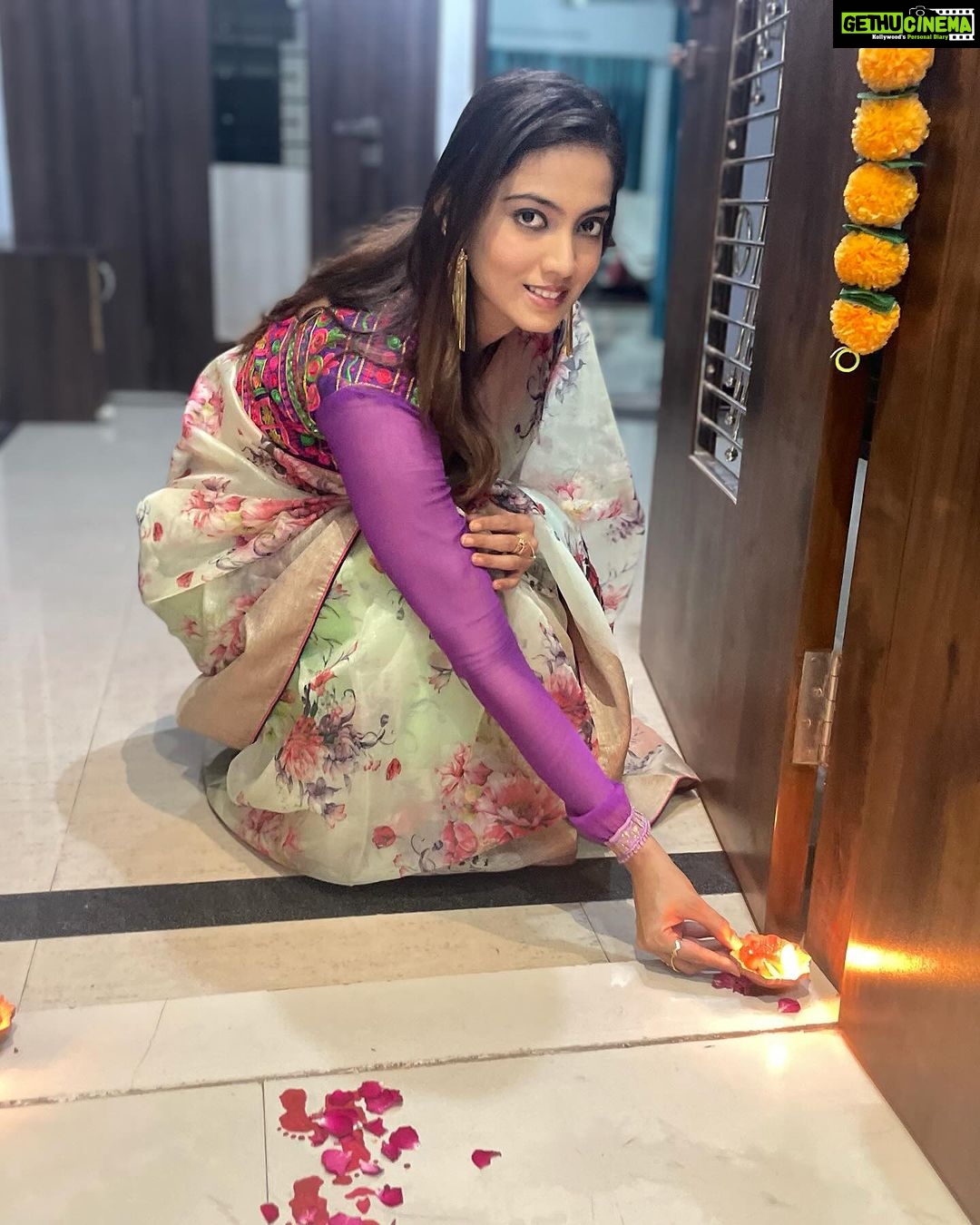 Actress Shriya Tiwari HD Instagram Photos and Wallpapers December 2023 ...