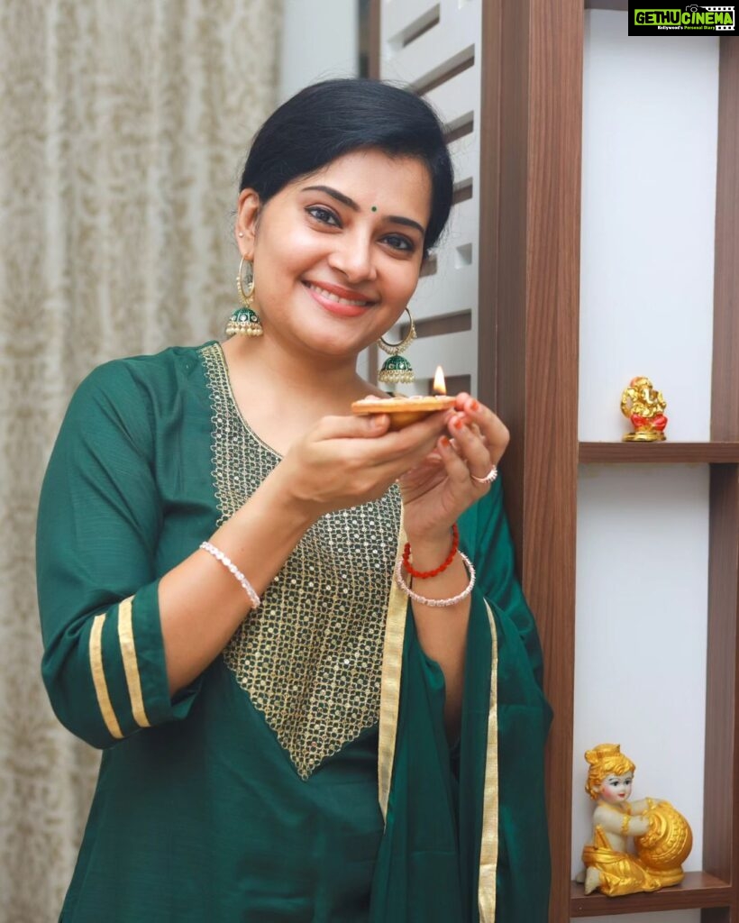 Actress Shruthi Raj HD Instagram Photos and Wallpapers November 2023 ...