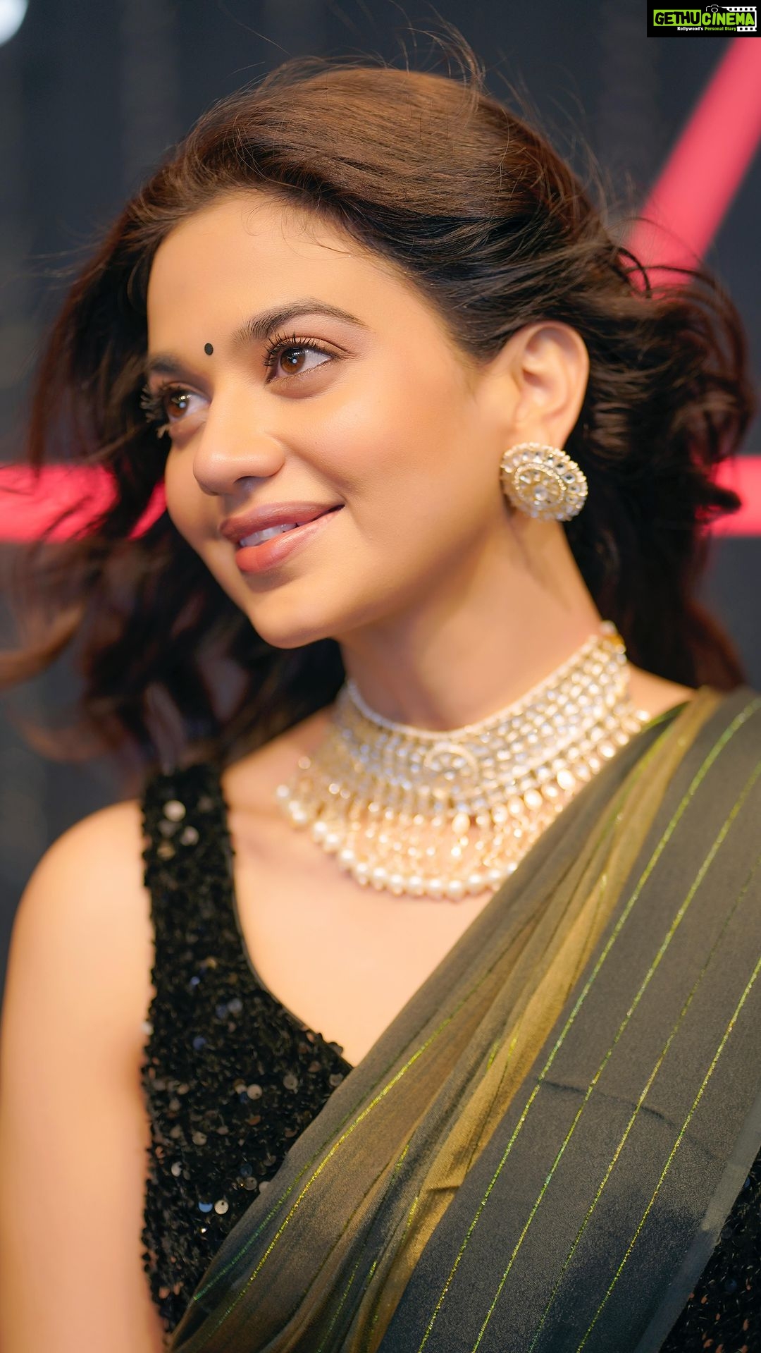 Actress Shruti Sharma HD Instagram Photos and Wallpapers October 2023 ...