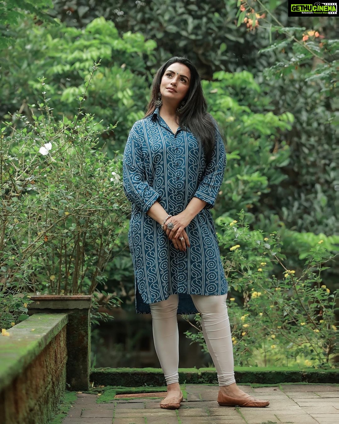 Shweta Menon Most Liked Photos and Posts | Gethu Cinema