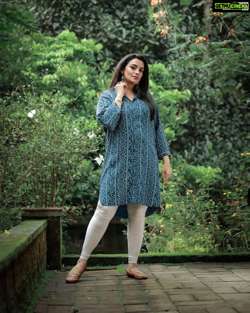 Actress Shweta Menon HD Instagram Photos and Wallpapers October 2023 ...
