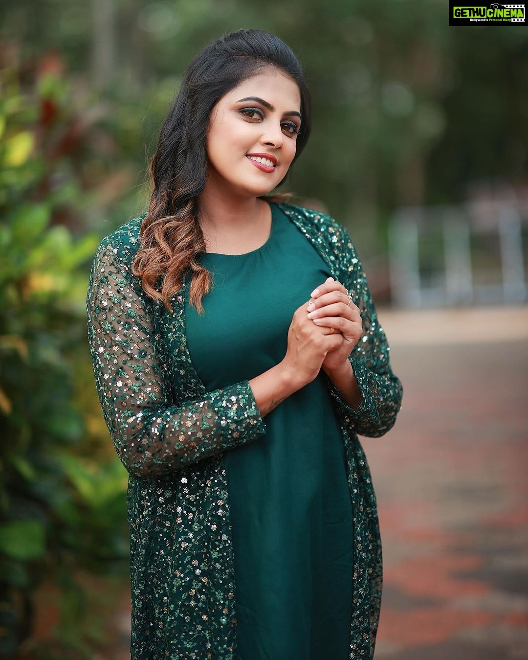 Sreevidya Nair Instagram – Ignore the negativity and keep Shining 💫 👗 ...