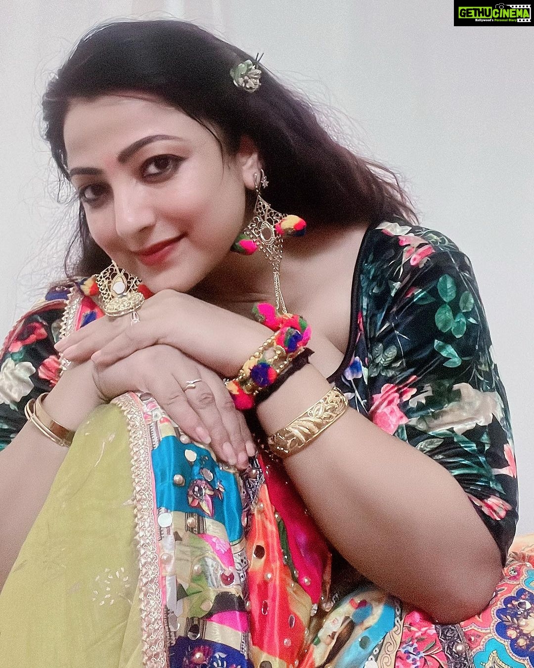Sweety Chhabra Most Liked Photos and Posts - Gethu Cinema