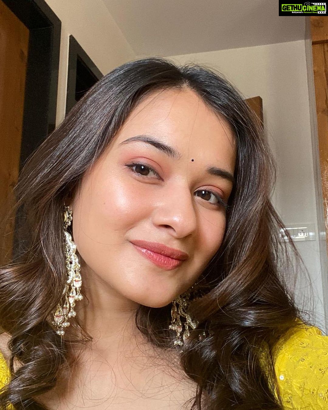 Actress Virti Vaghani HD Instagram Photos and Wallpapers April 2024 ...