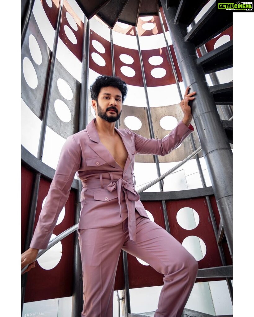 Actor Vishnu HD Instagram Photos and Wallpapers October 2023 | Gethu Cinema