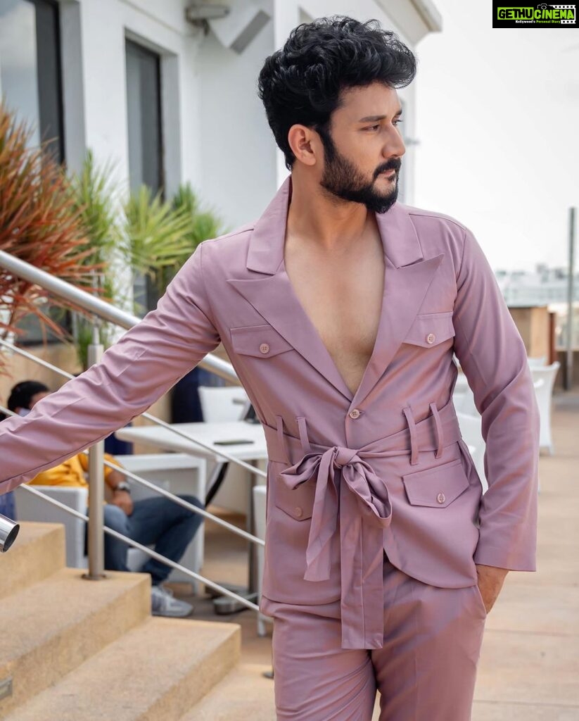 Actor Vishnu HD Instagram Photos and Wallpapers October 2023 | Gethu Cinema
