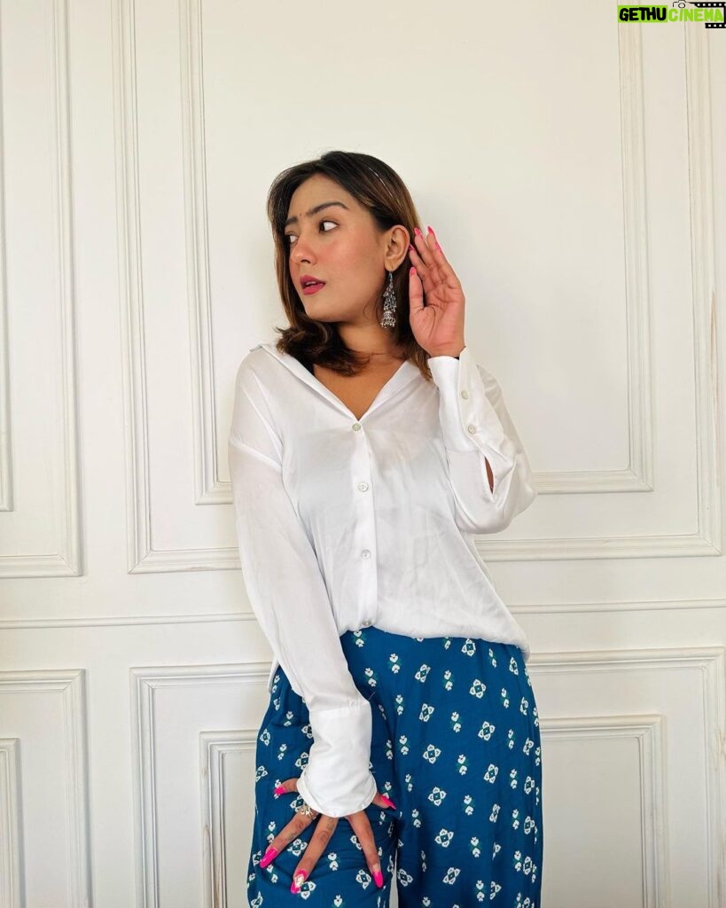 Actress Aashika Bhatia HD Instagram Photos and Wallpapers May 2023 ...